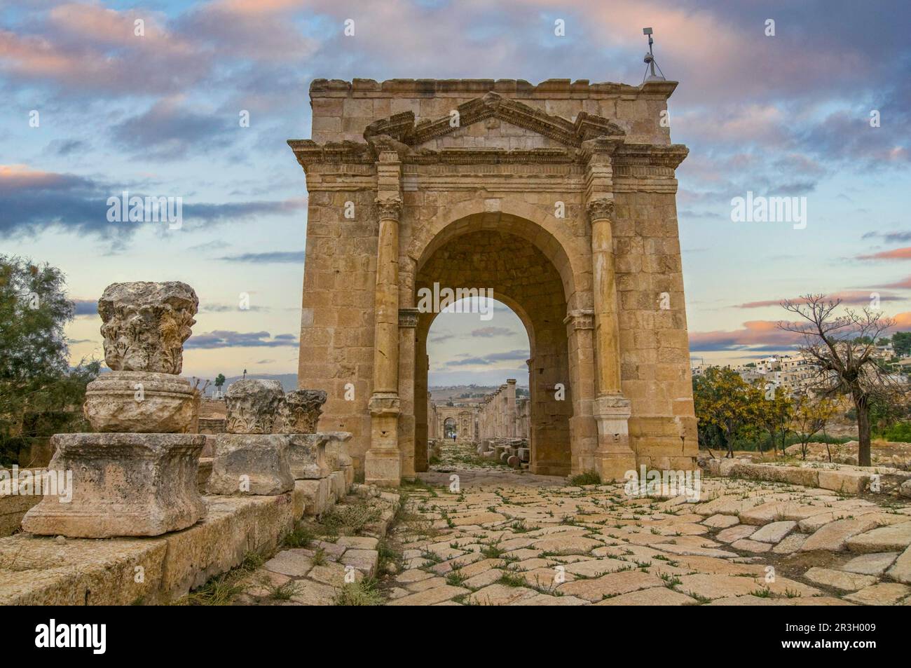 Entrance gate in the historical Ruins of Jerash, Jordan Stock Photo - Alamy