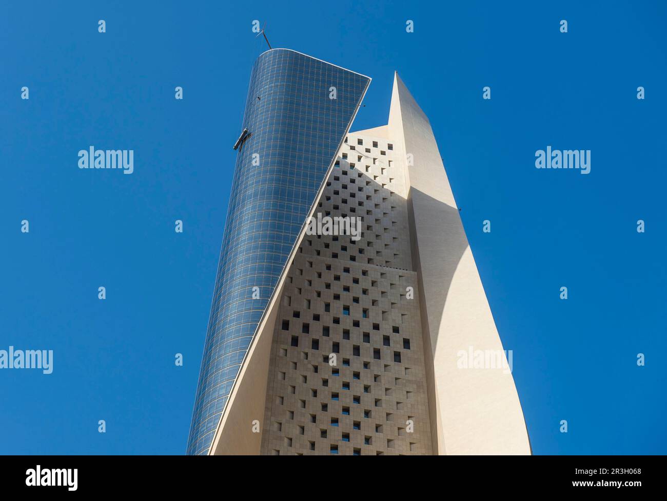 Al Hamra tower in Kuwait City, Kuwait Stock Photo - Alamy