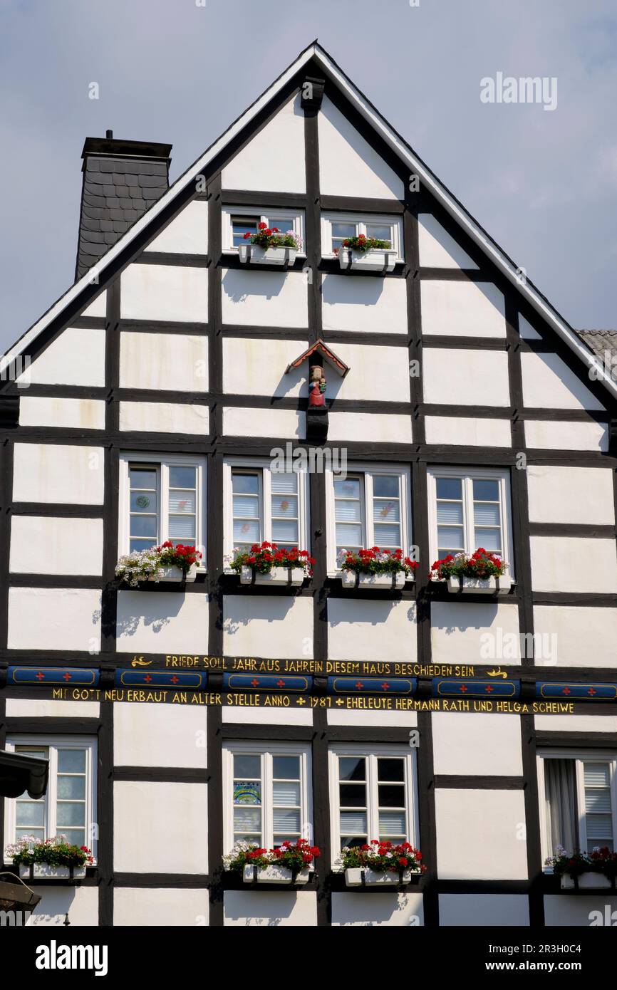 Timber frame facade hi-res stock photography and images - Alamy