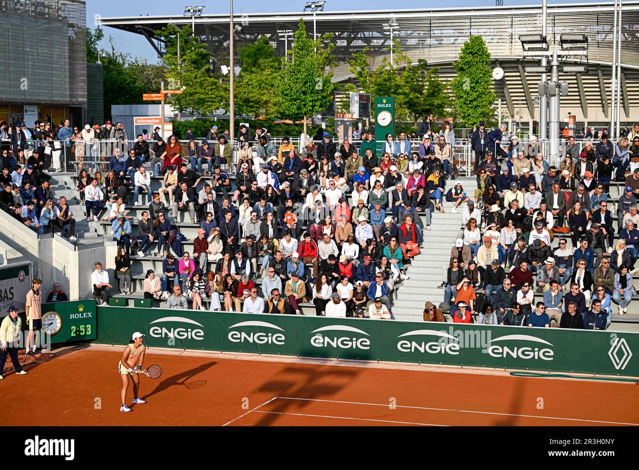 Paris french open stadium crowd hi-res stock photography and images - Alamy