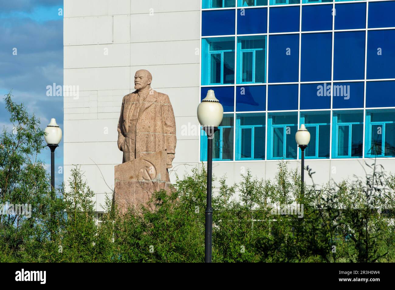 Lenin statue in front of the Palace of Children's Creativity, Siberian ...