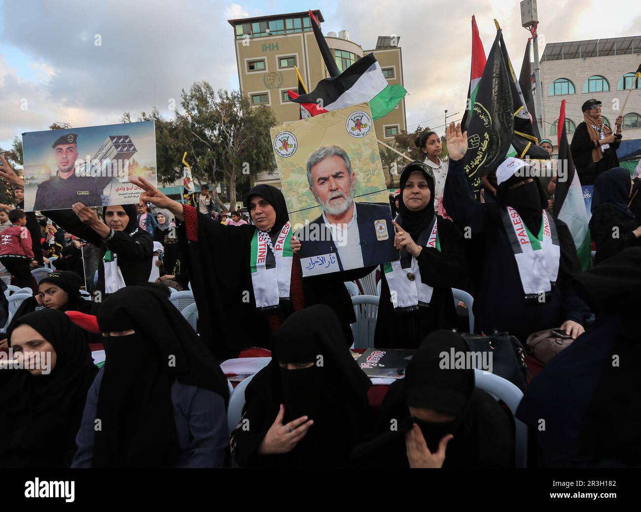 Gaza, Palestine. 19th May, 2023. Palestinian women hold a portrait of ...