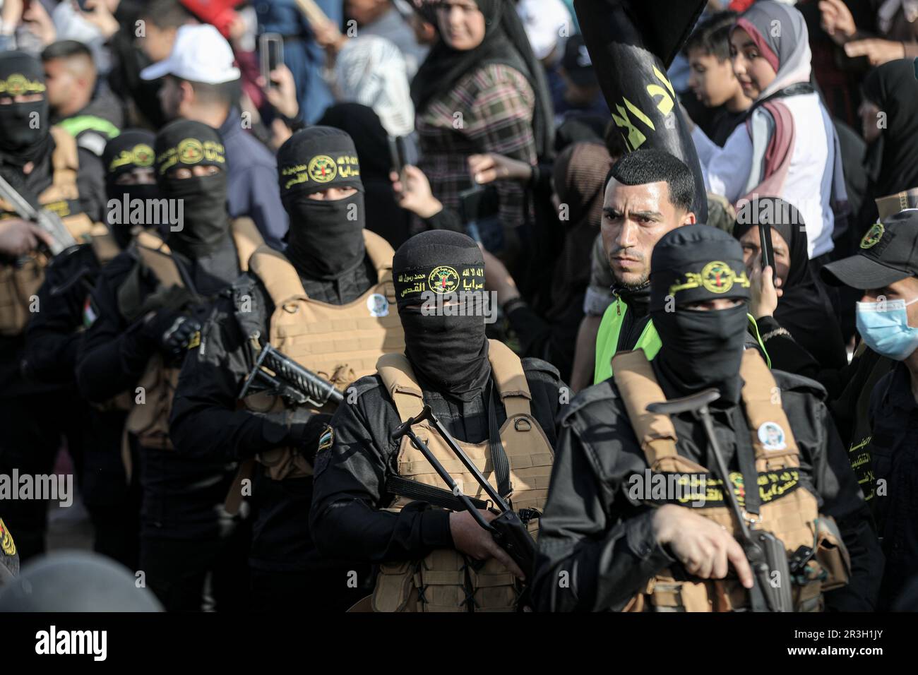 Gaza, Palestine. 19th May, 2023. Islamic Jihad fighters take part ...