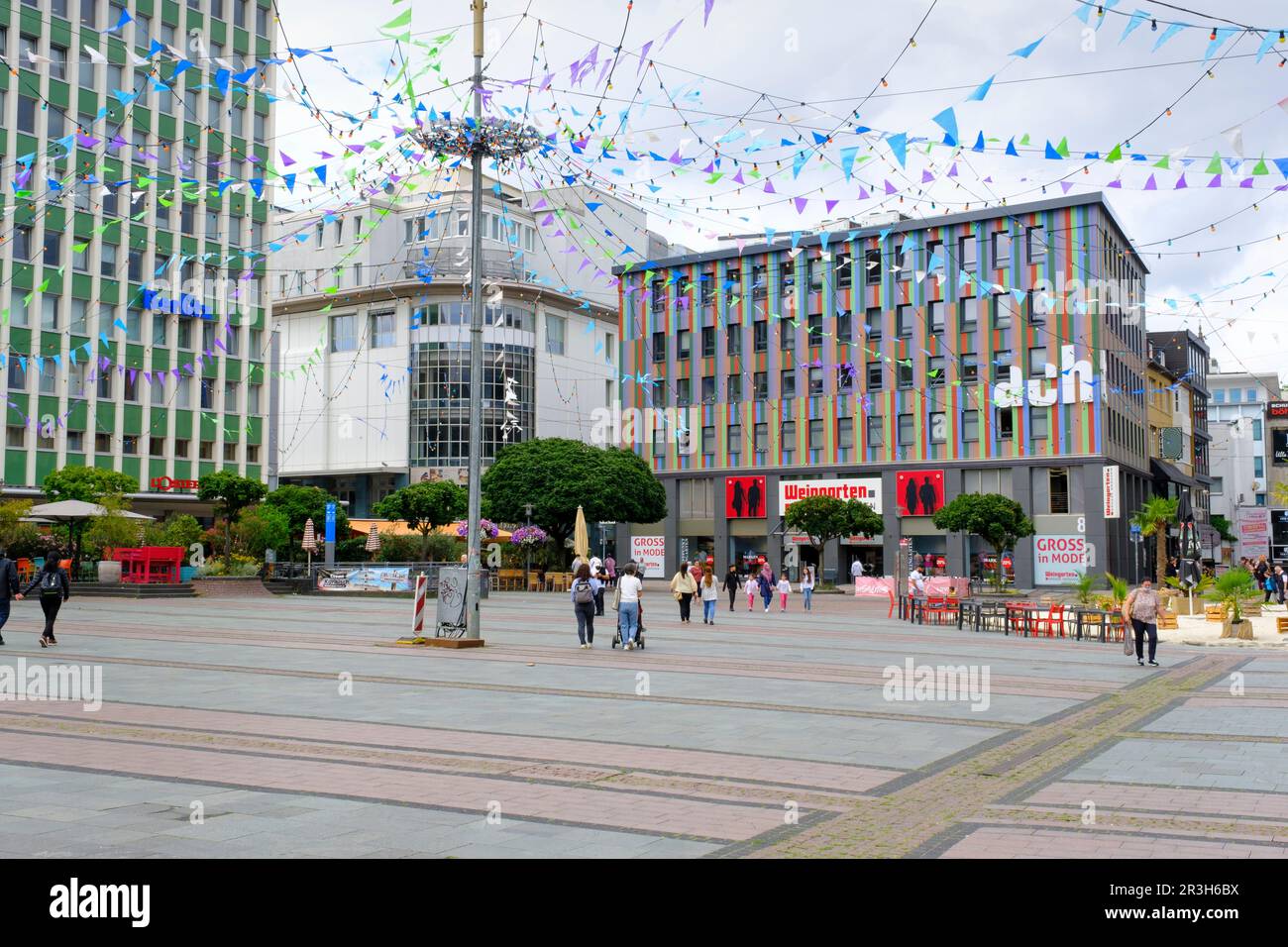Outdoor daylight town hi-res stock photography and images - Alamy