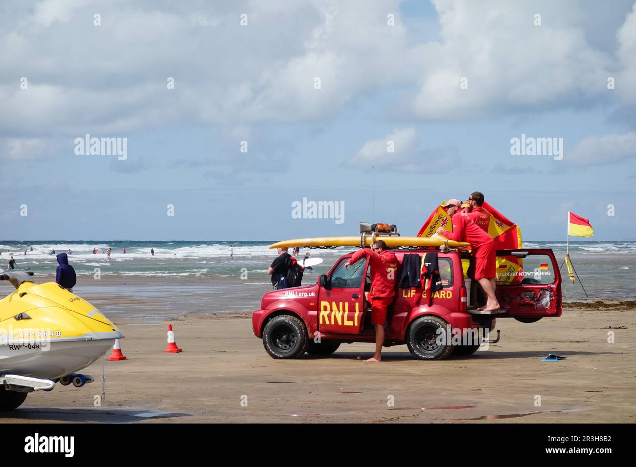 Rnli lifeguards jet ski hi-res stock photography and images - Alamy