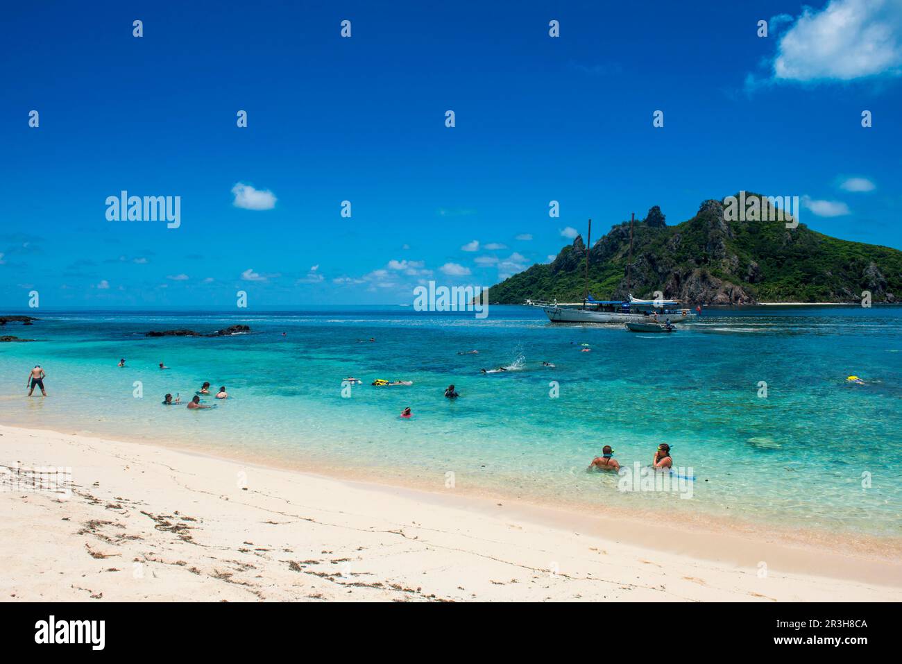 Beautiful white sand beach on Monuriki or Cast away island, Mamanuca ...