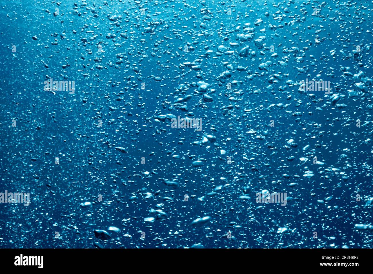 In water, under water, underwater rising many, small bubbles, bubble ...
