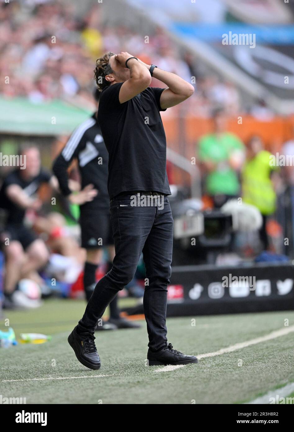 Coach Edin Terzic Borussia Dortmund BVB, disappointed, gesture ...