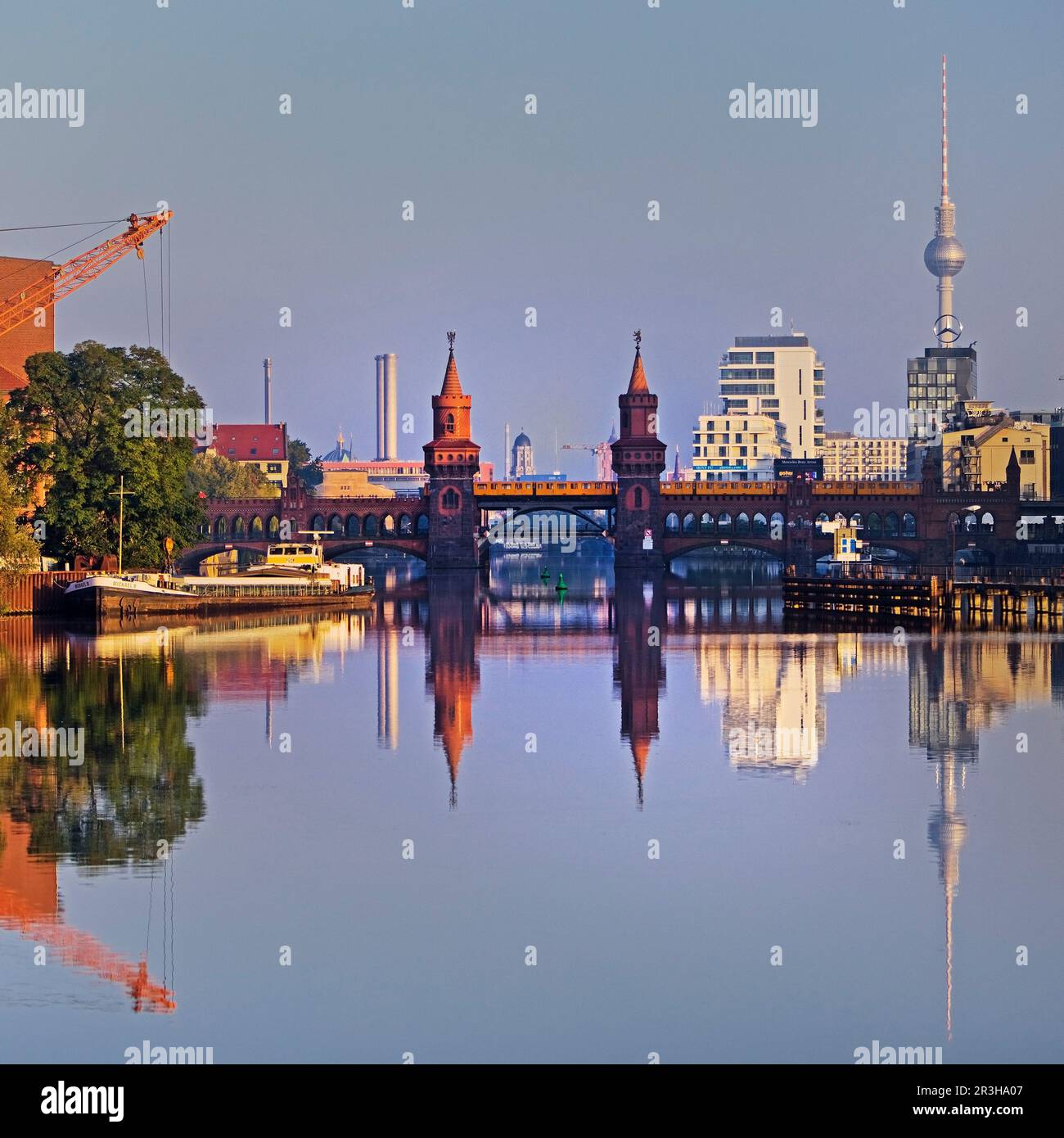 Spree river in the early morning with Oberbaum bridge and TV tower ...