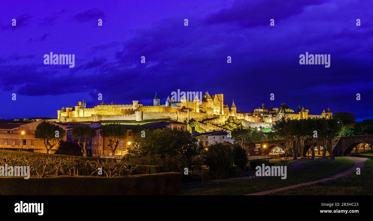 ciudadela amurallada de Carcasona , declarada en 1997 Patrimonio de la ...