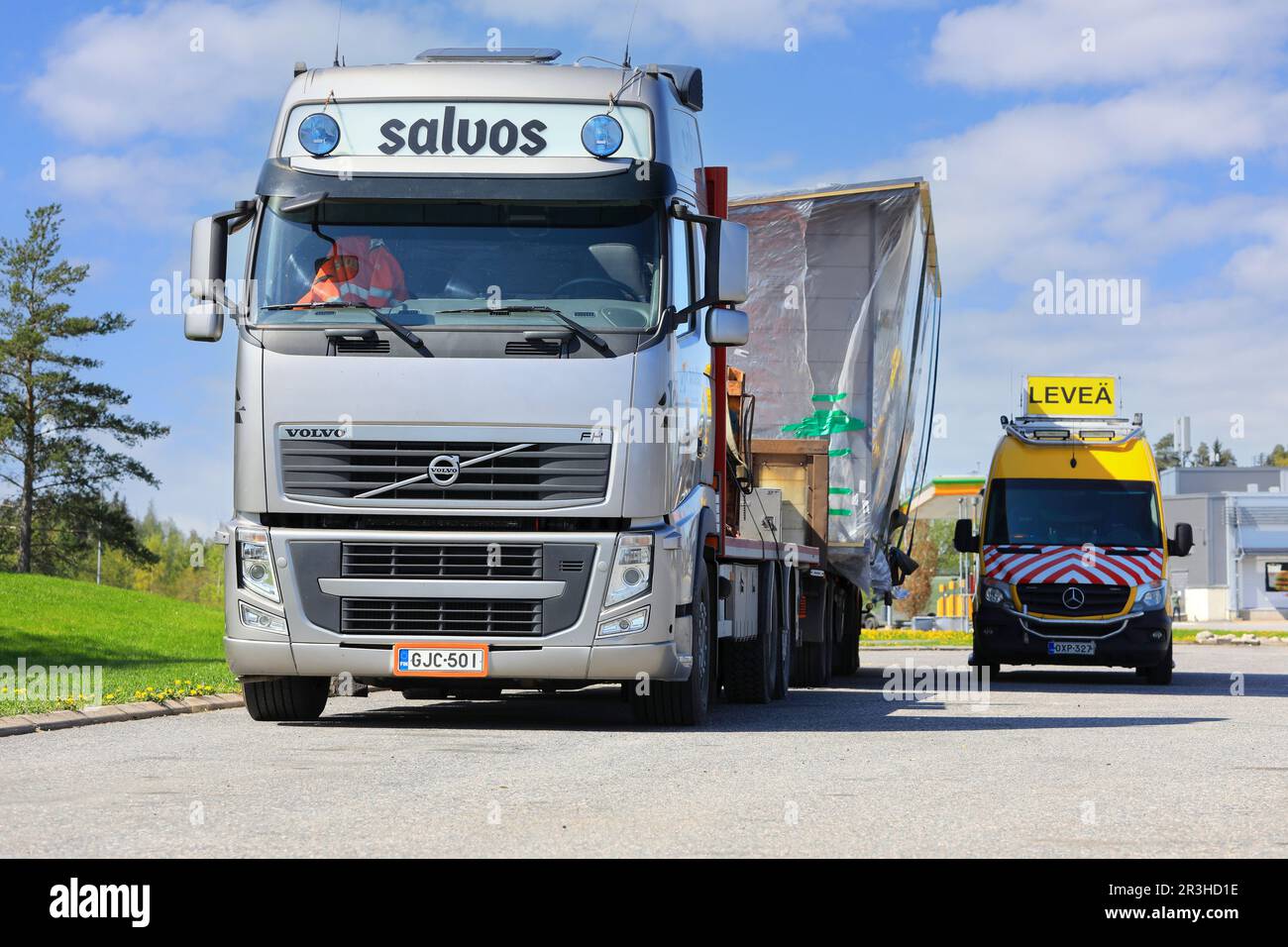 Volvo FH truck transporting a Salvos log cabin as exceptional load ...