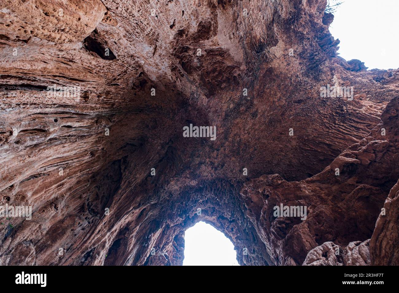 Imi N'Ifri natural bridge, Demnate, Atlas mountain range, morocco ...