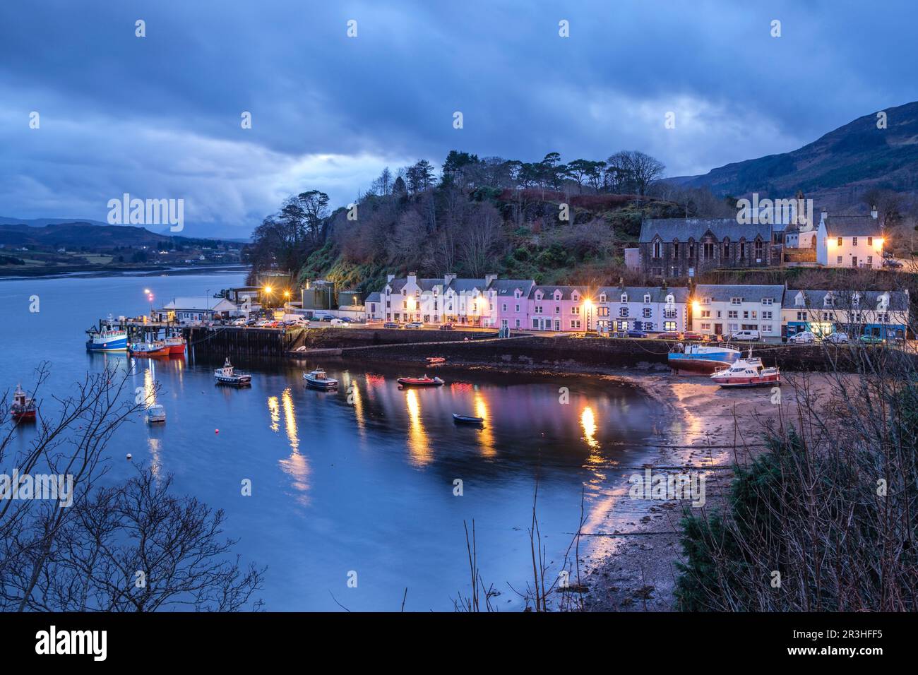 Instalaciones interiores hi-res stock photography and images - Alamy