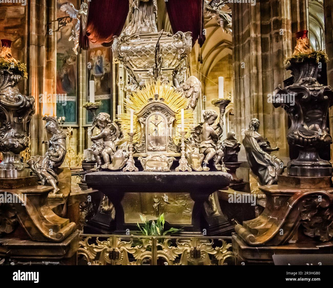 Saint Vitus Cathedral altar Stock Photo - Alamy
