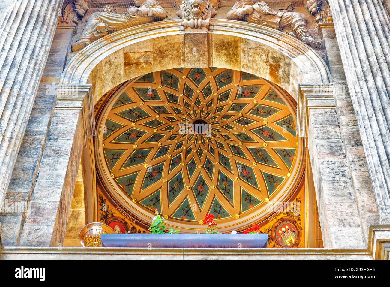 Ceilings hi-res stock photography and images - Alamy