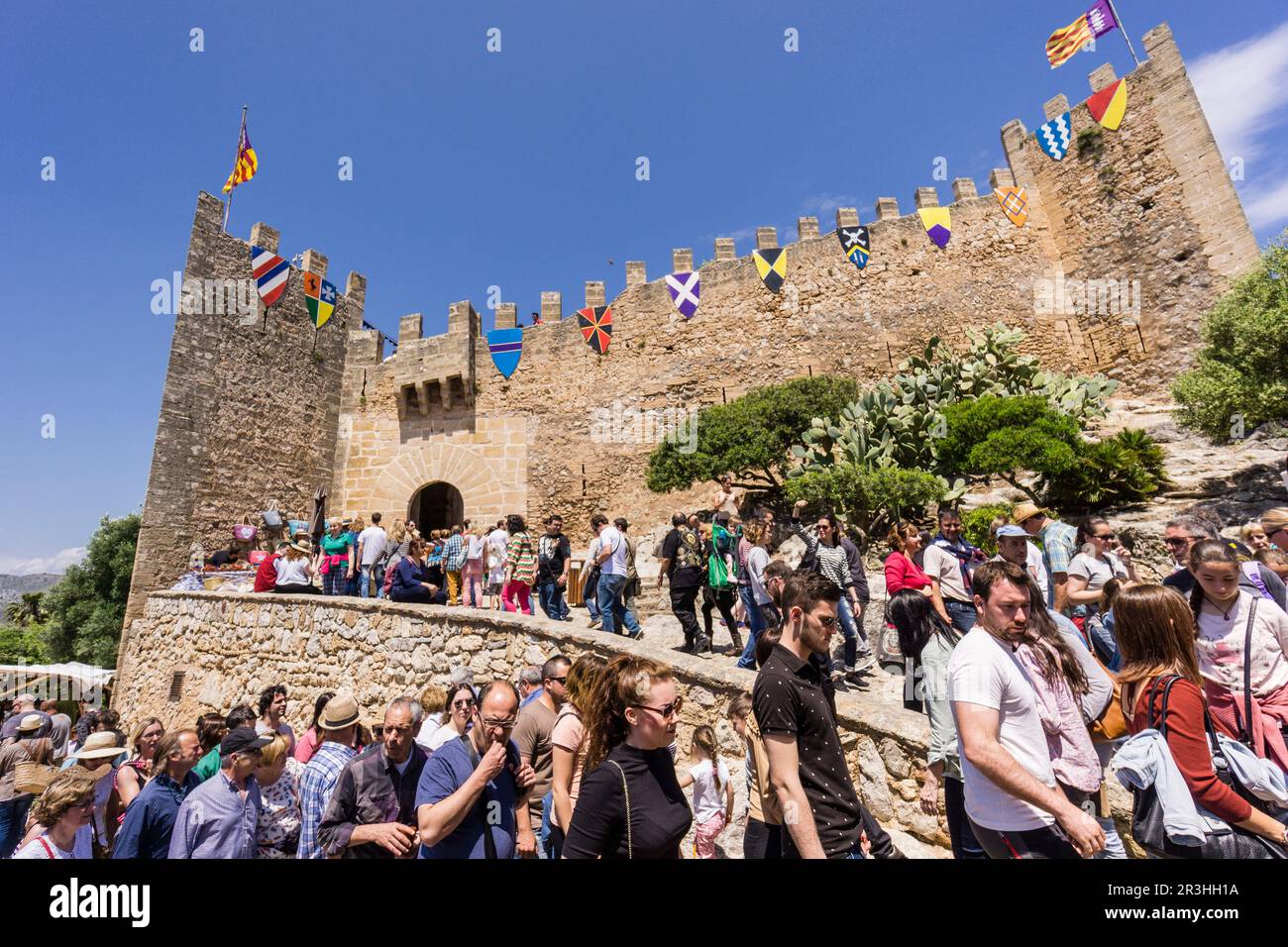 Capdepera Medieval Fair, Mercat Medieval, many people entering the ...
