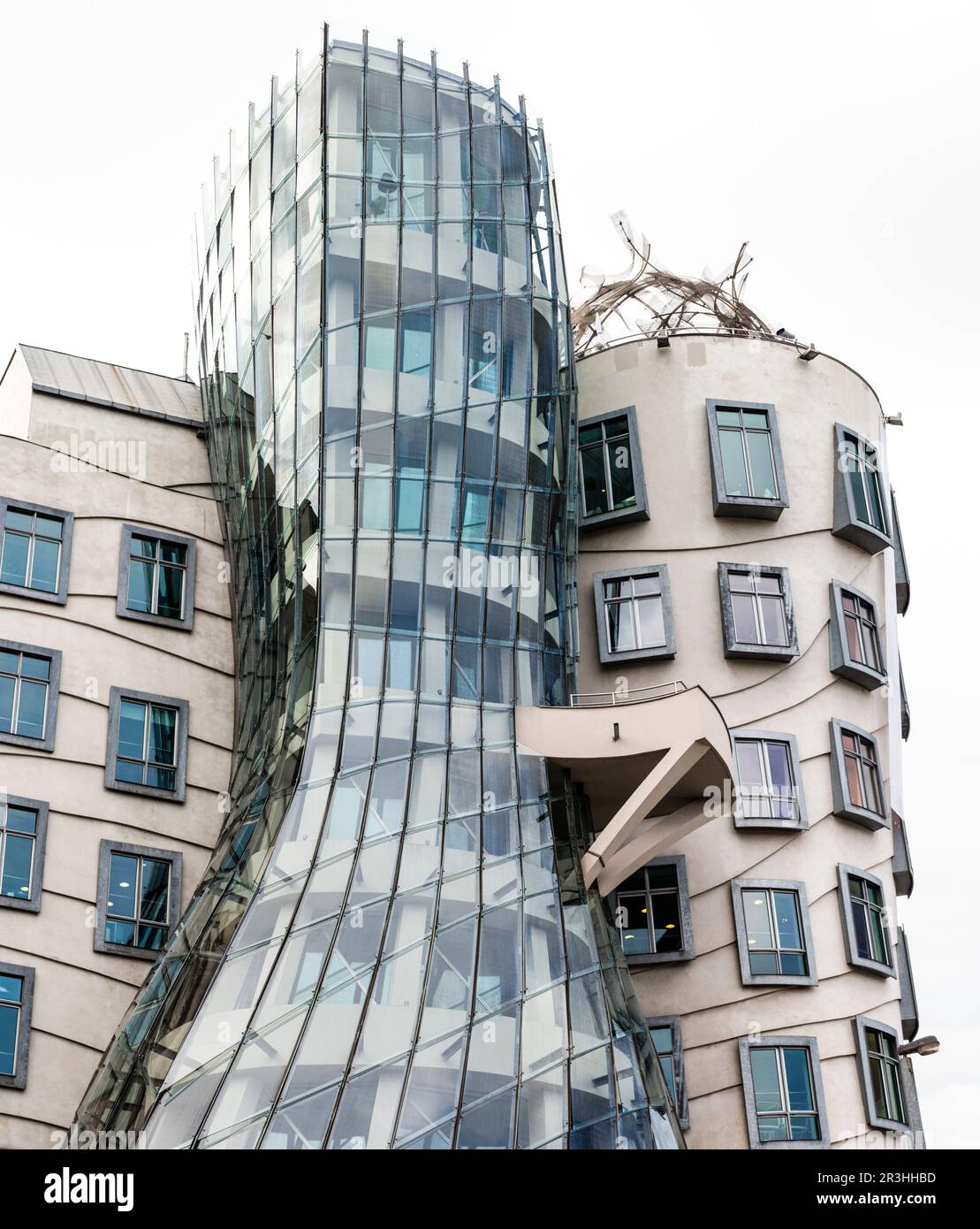 Prague dancing house Stock Photo - Alamy