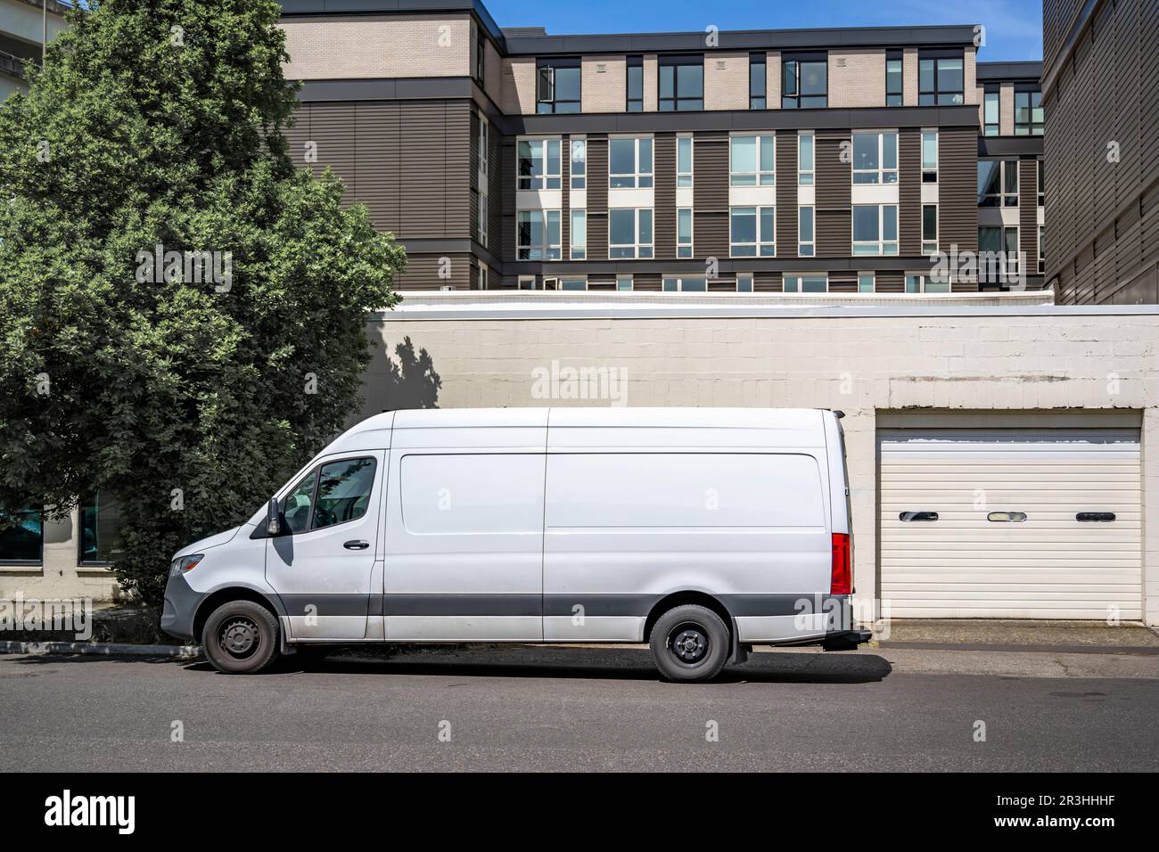 Commercial compact industrial standard cargo mini van with spacious ...