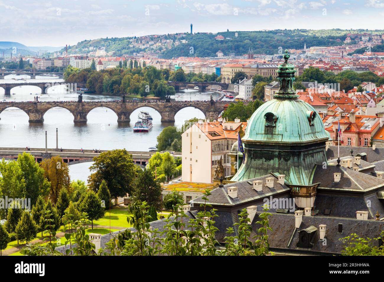 Ancient buildings and bridges hi-res stock photography and images - Alamy