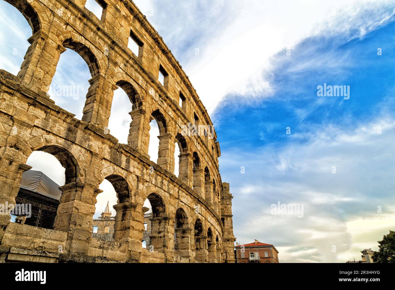 Circle arena hi-res stock photography and images - Alamy