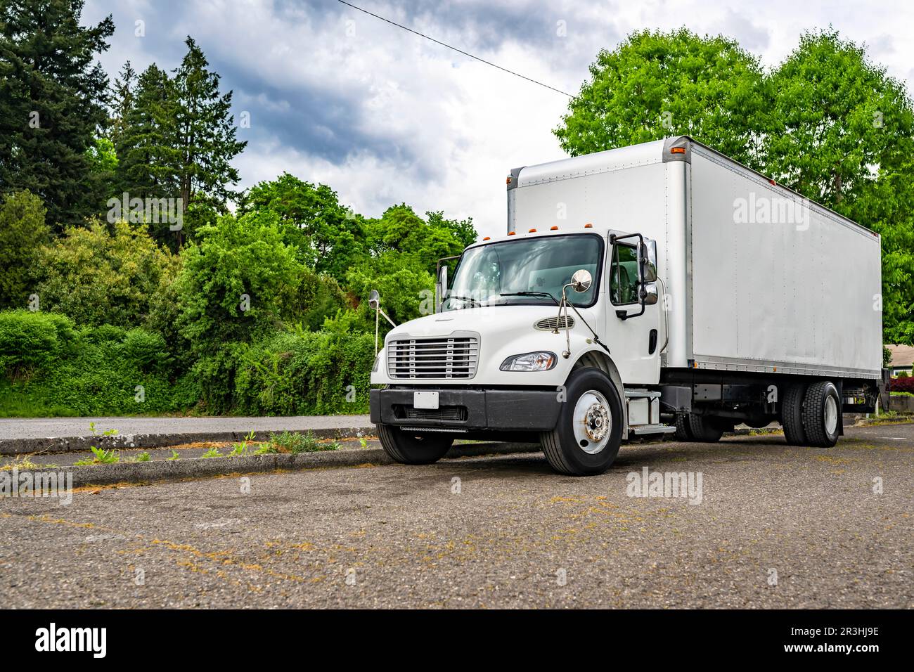 Industrial middle duty day cab white rig semi truck with chrome parts ...