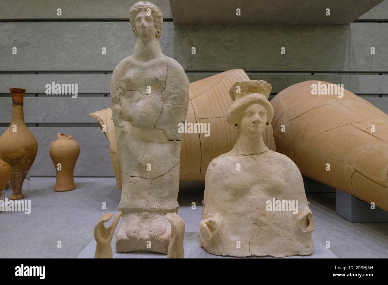 restos del hipogeo 1 de la calle Lleo, Museo arqueológico de Ibiza y ...
