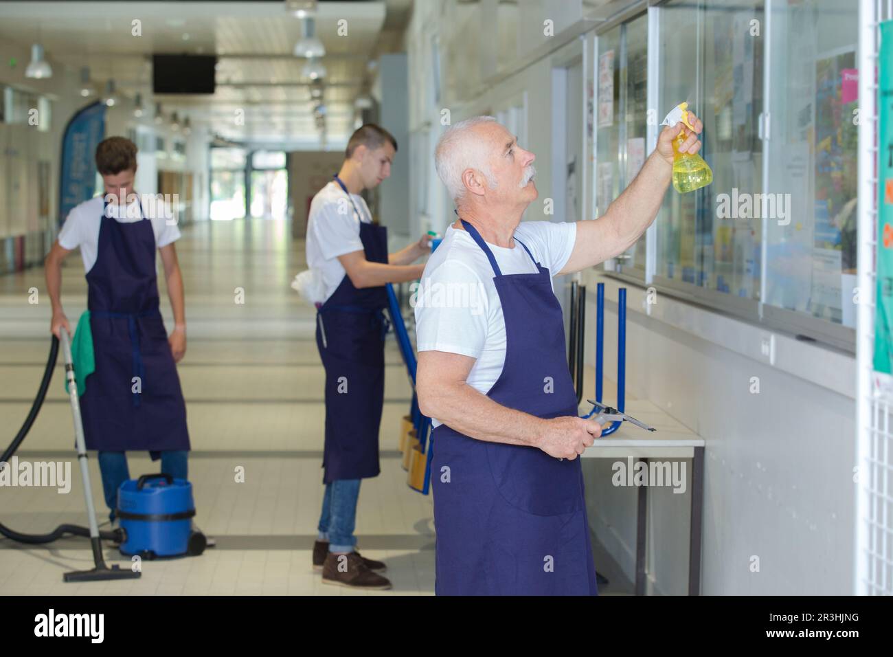 Handle an establishment hi-res stock photography and images - Alamy