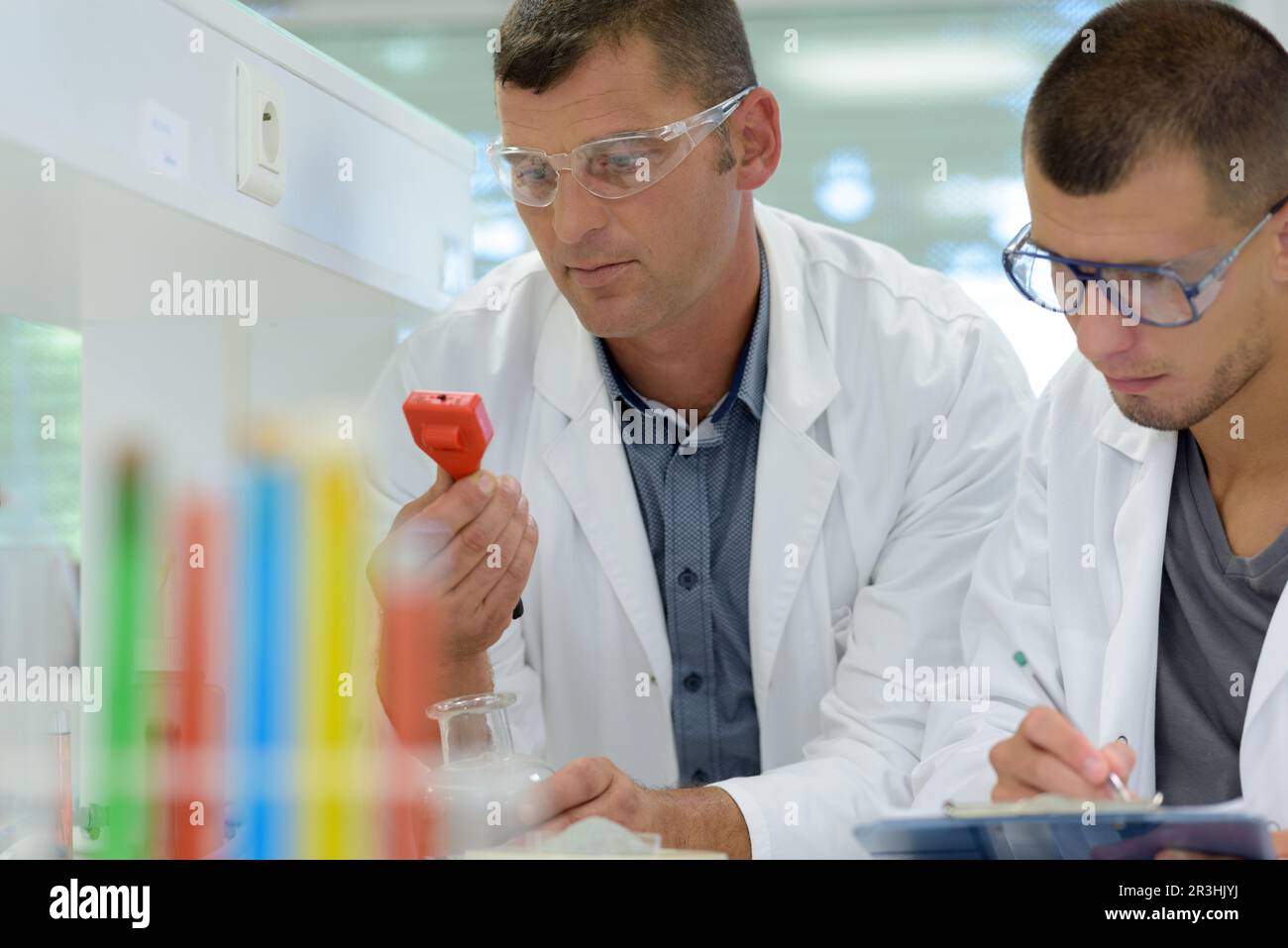 Biologists scientists hi-res stock photography and images - Alamy