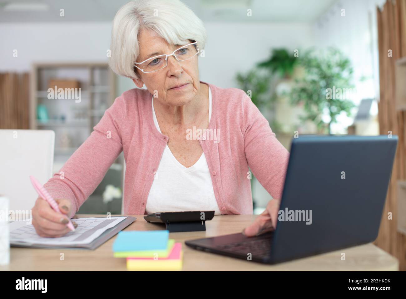 Invoice form on computer hi-res stock photography and images - Alamy