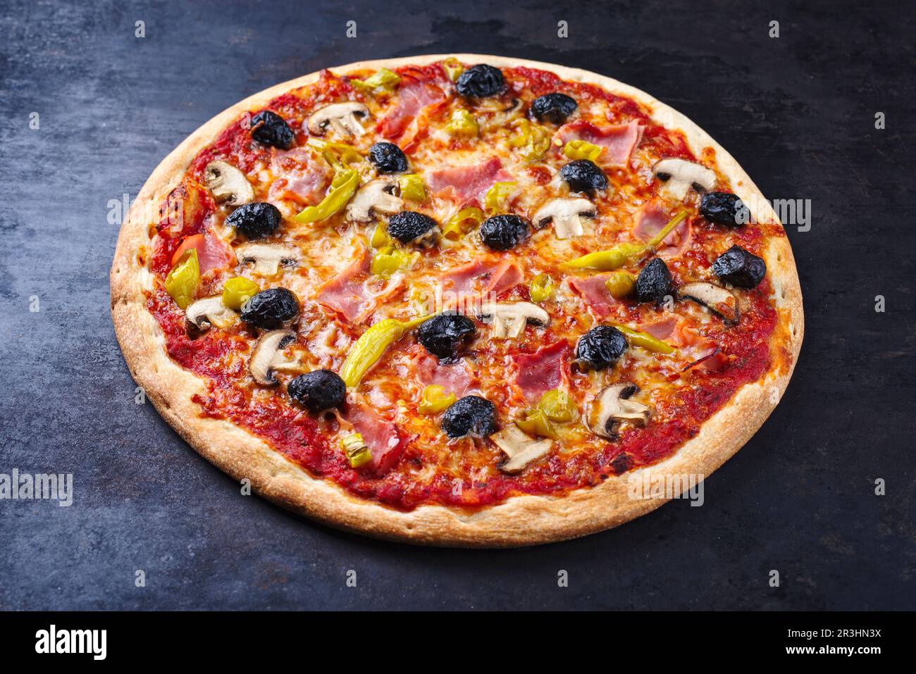 Pizza prosciutto funghi traditional hi-res stock photography and images ...