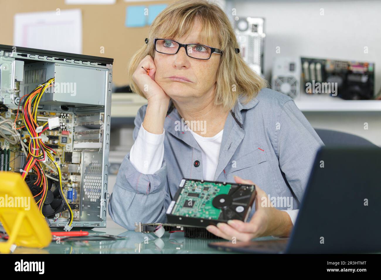a woman during technology panic Stock Photo - Alamy