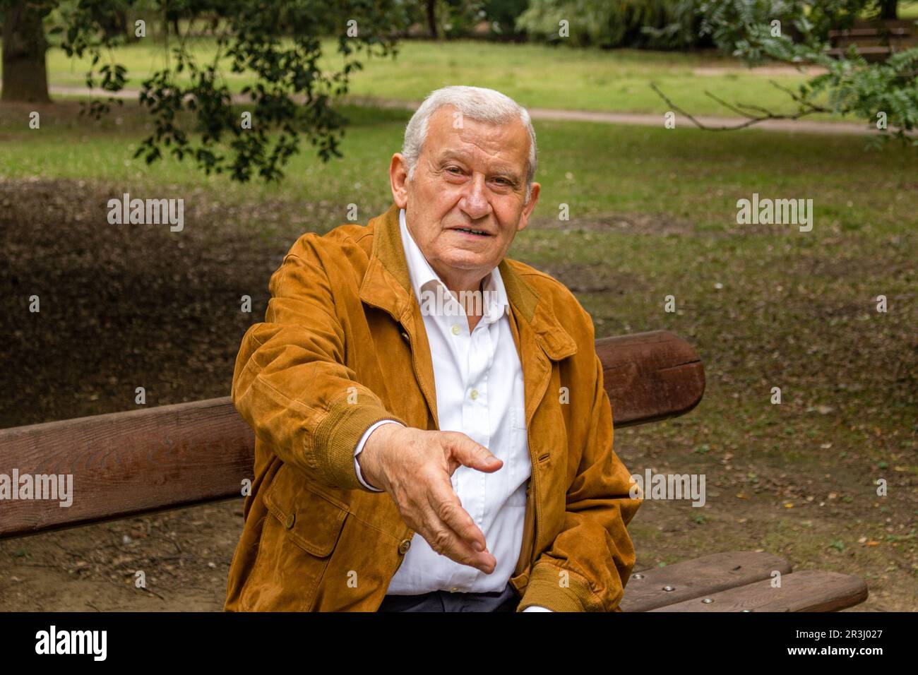 Shake hand hand shake hi-res stock photography and images - Alamy