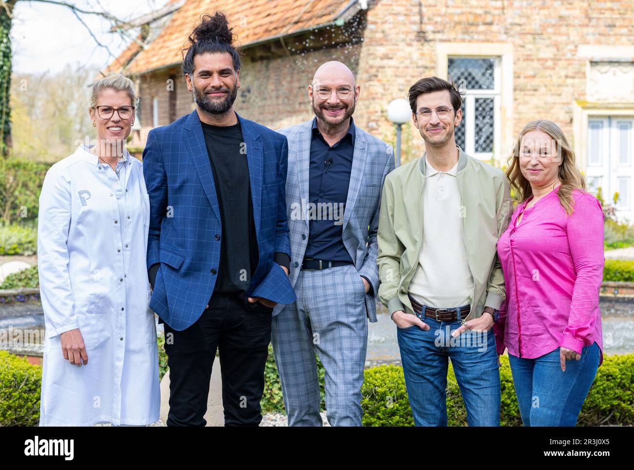 Drensteinfurt, Germany. 14th Apr, 2023. Veterinarian "Doc Polly" (Tanja ...