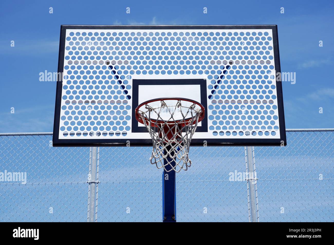 Empty basketball court high school hi-res stock photography and images ...