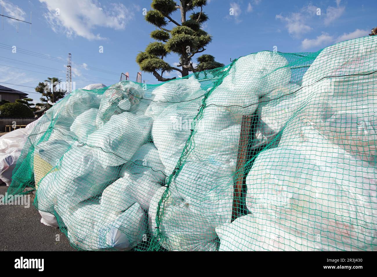 Garbage dump asian hi-res stock photography and images - Alamy