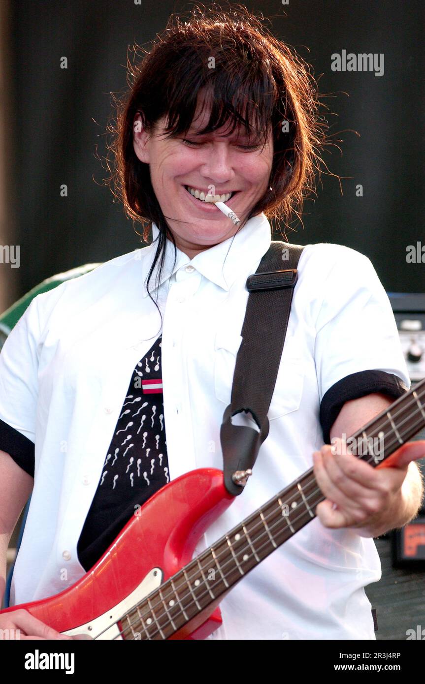 Imola Italy 2004-06-20 : Kim Shattuck bassist of Pixies during the ...