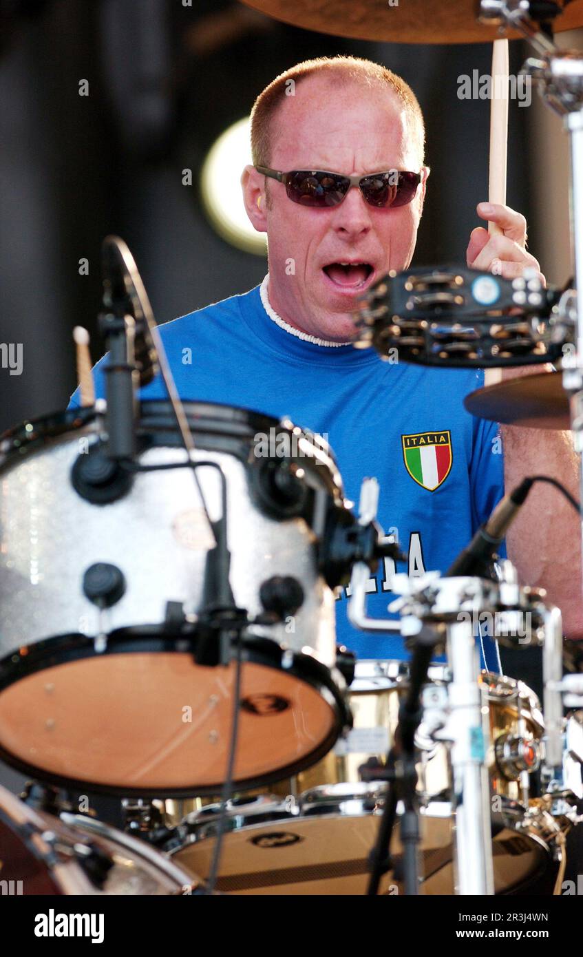 David lovering playing the drums hi-res stock photography and images ...