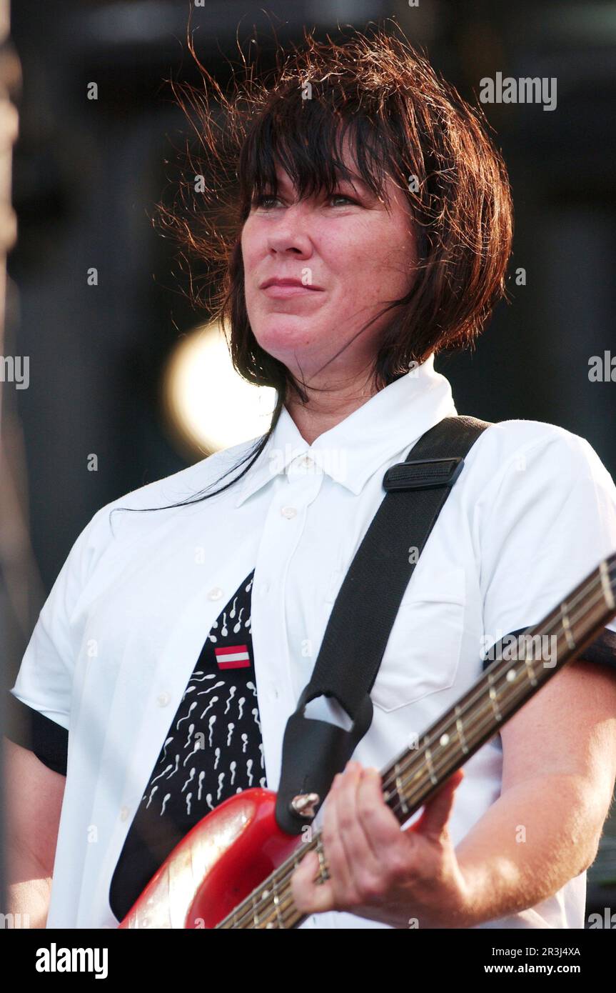 Imola Italy 2004-06-20 : Kim Shattuck bassist of Pixies during the ...