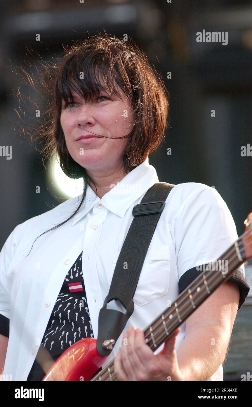 Imola Italy 2004-06-20 : Kim Shattuck bassist of Pixies during the ...