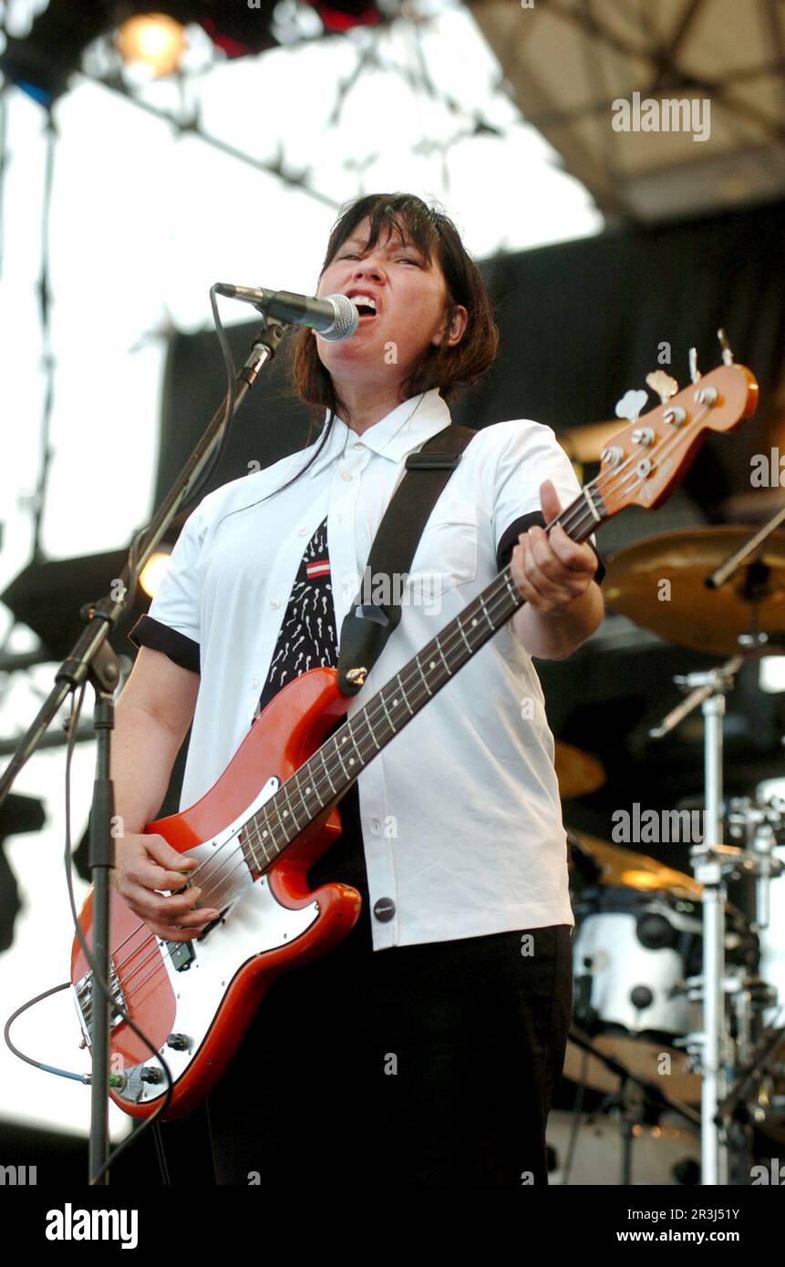 Imola Italy 2004-06-20 : Kim Shattuck bassist of Pixies during the ...