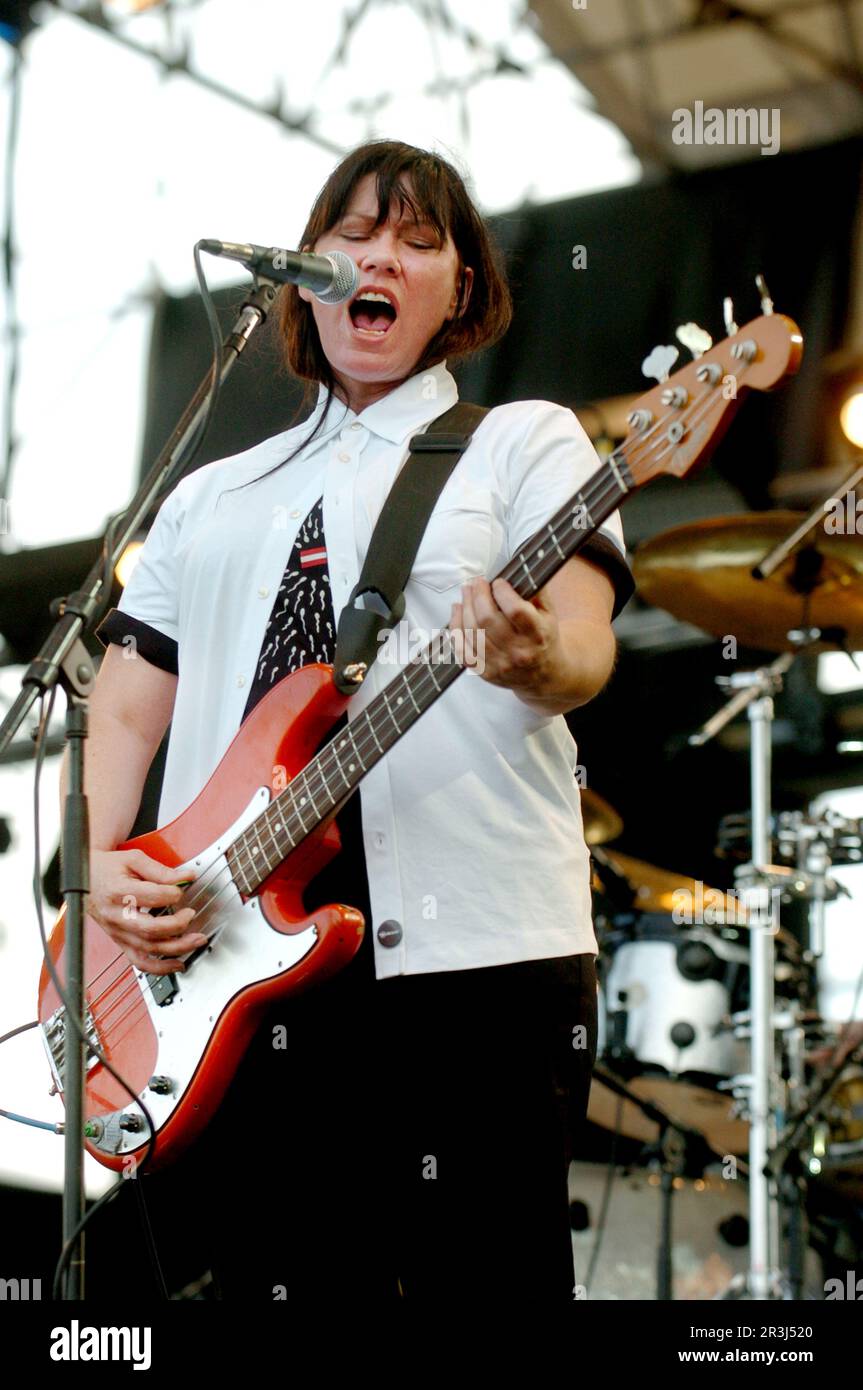 Imola Italy 2004-06-20 : Kim Shattuck bassist of Pixies during the ...