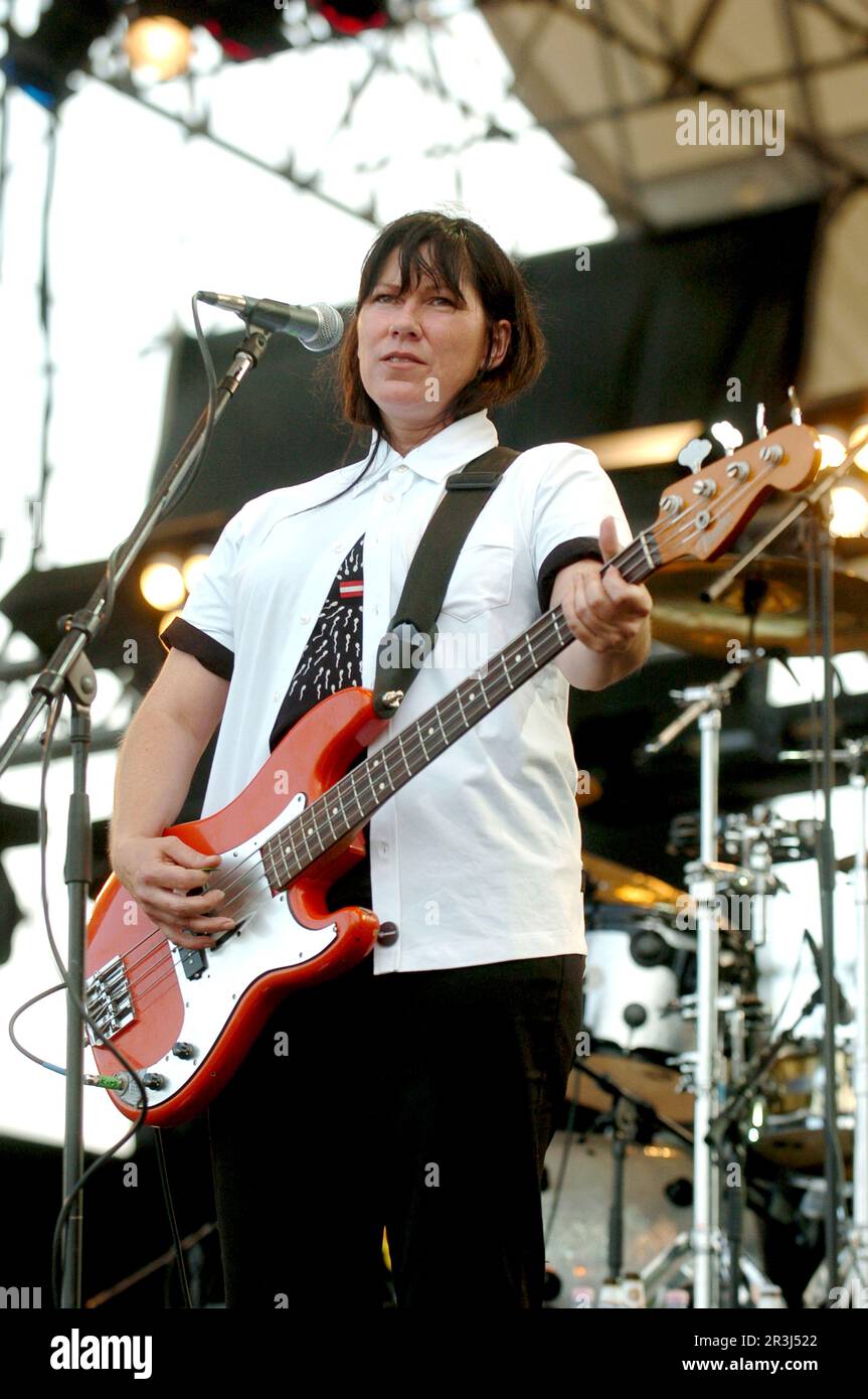 Imola Italy 2004-06-20 : Kim Shattuck bassist of Pixies during the ...