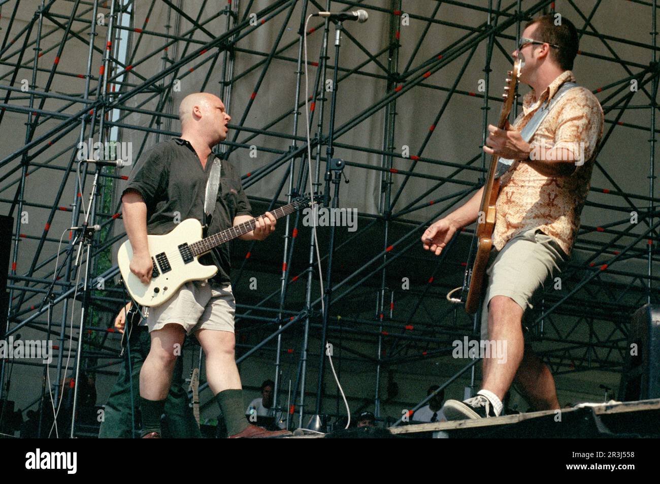 David mccaffrey bassist hi-res stock photography and images - Alamy