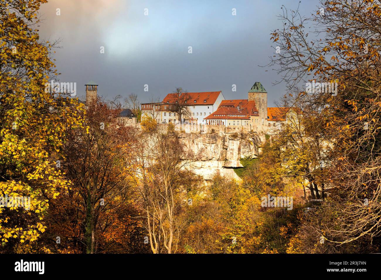 Burg hohnstein im sonnenuntergang hi-res stock photography and images ...