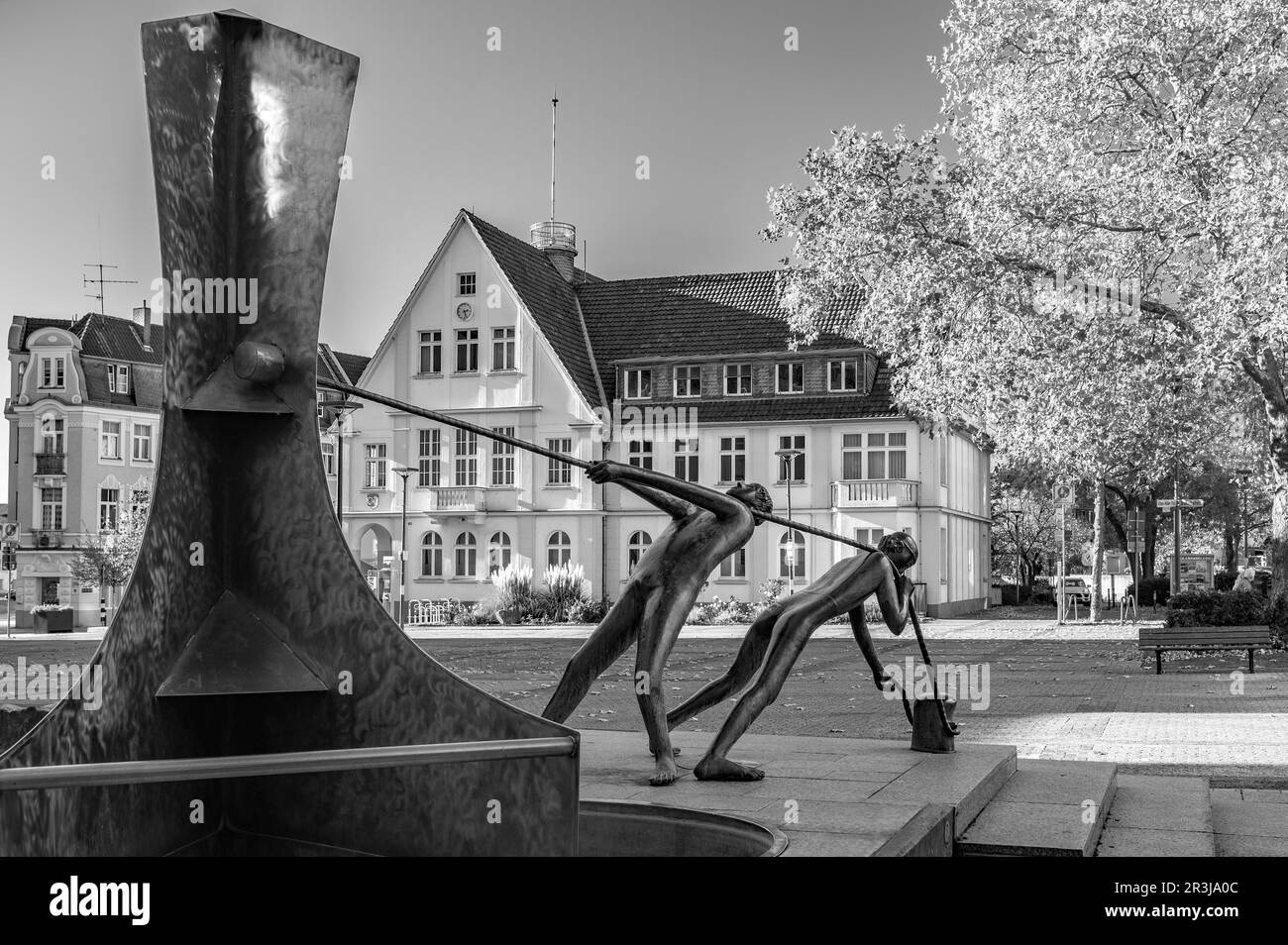 Ship puller Black and White Stock Photos & Images - Alamy