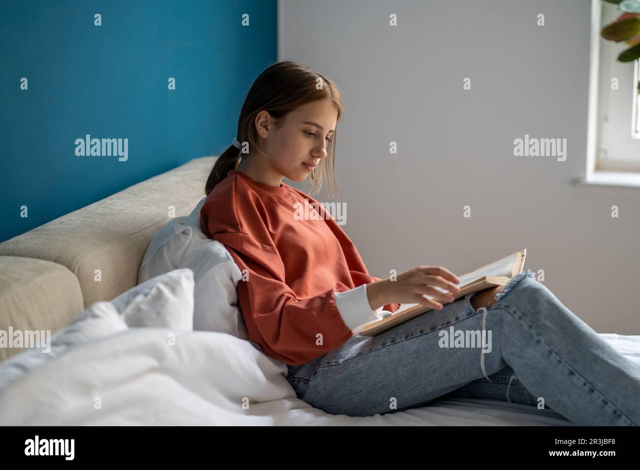 Teenager girl child preparing home hi-res stock photography and images ...