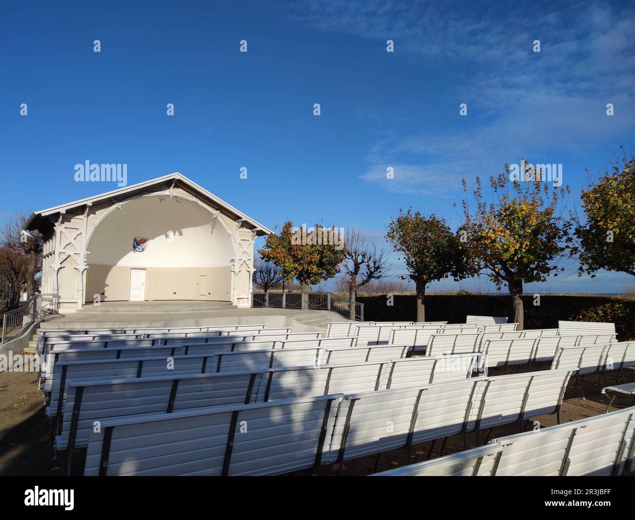 Concert shell hi-res stock photography and images - Alamy