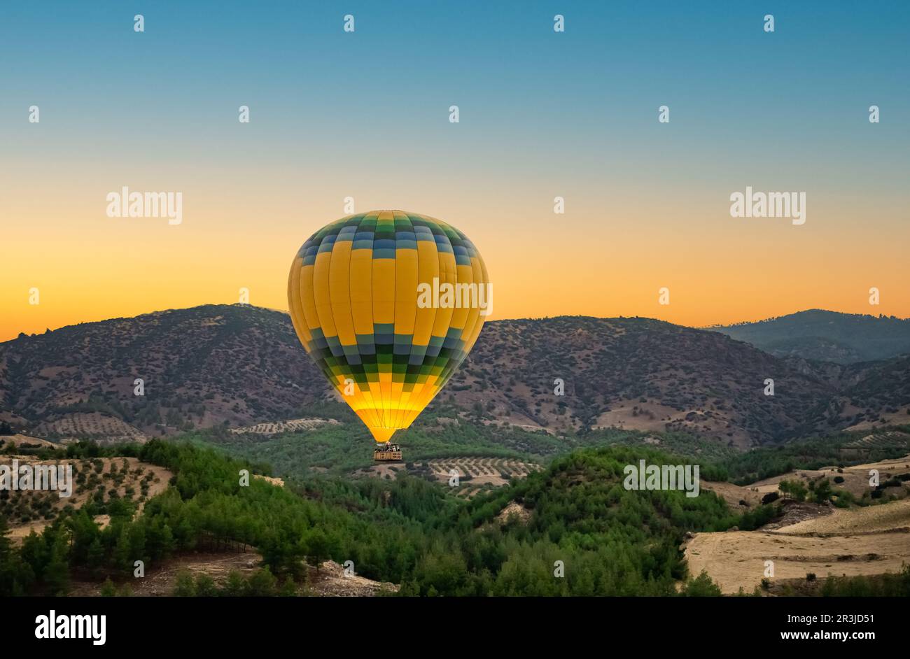 Hot air balloon flight Stock Photo - Alamy