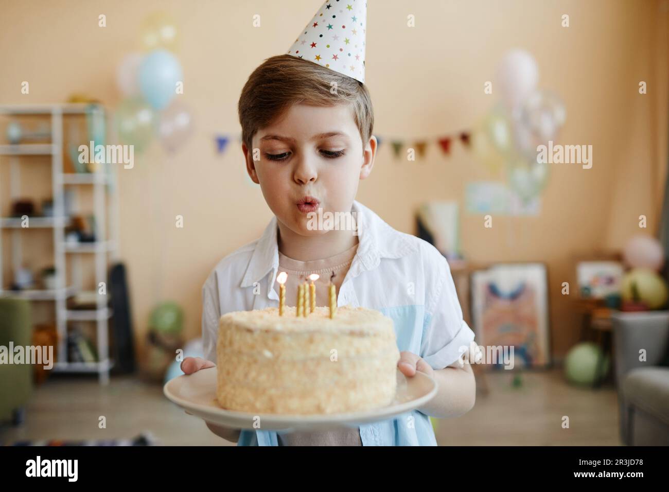 Child gift portrait small cute hi-res stock photography and images - Alamy