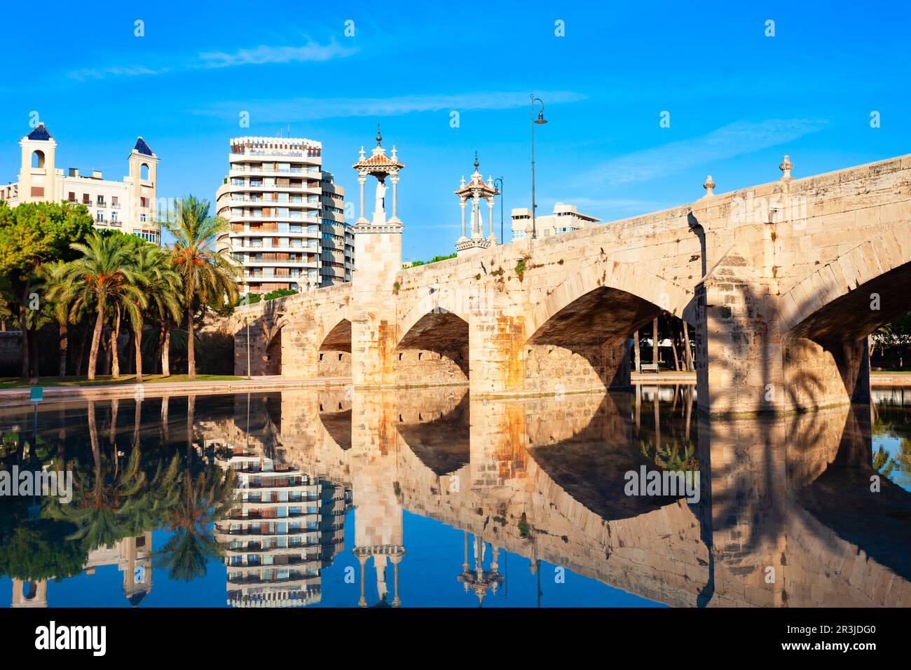 The Puente del Mar is a pedestrian bridge that crosses the river Turia ...